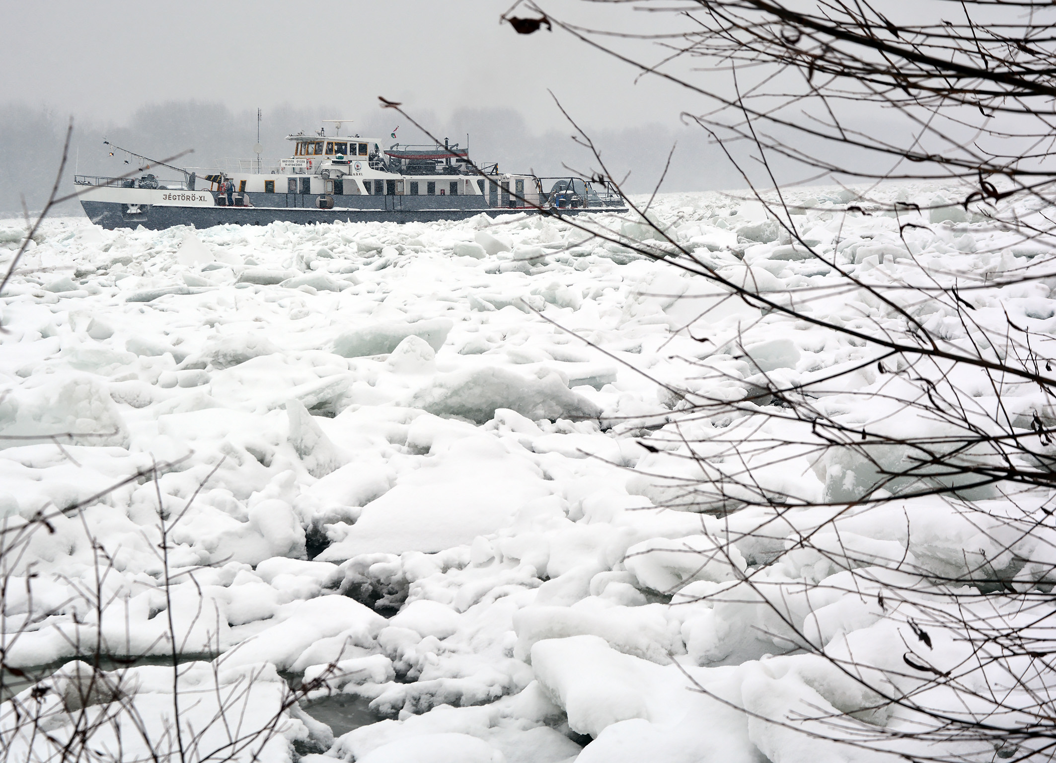 Ledolomci sporo napreduju u zoni daljske krivine (VIDEO) - JVP "Vode ...